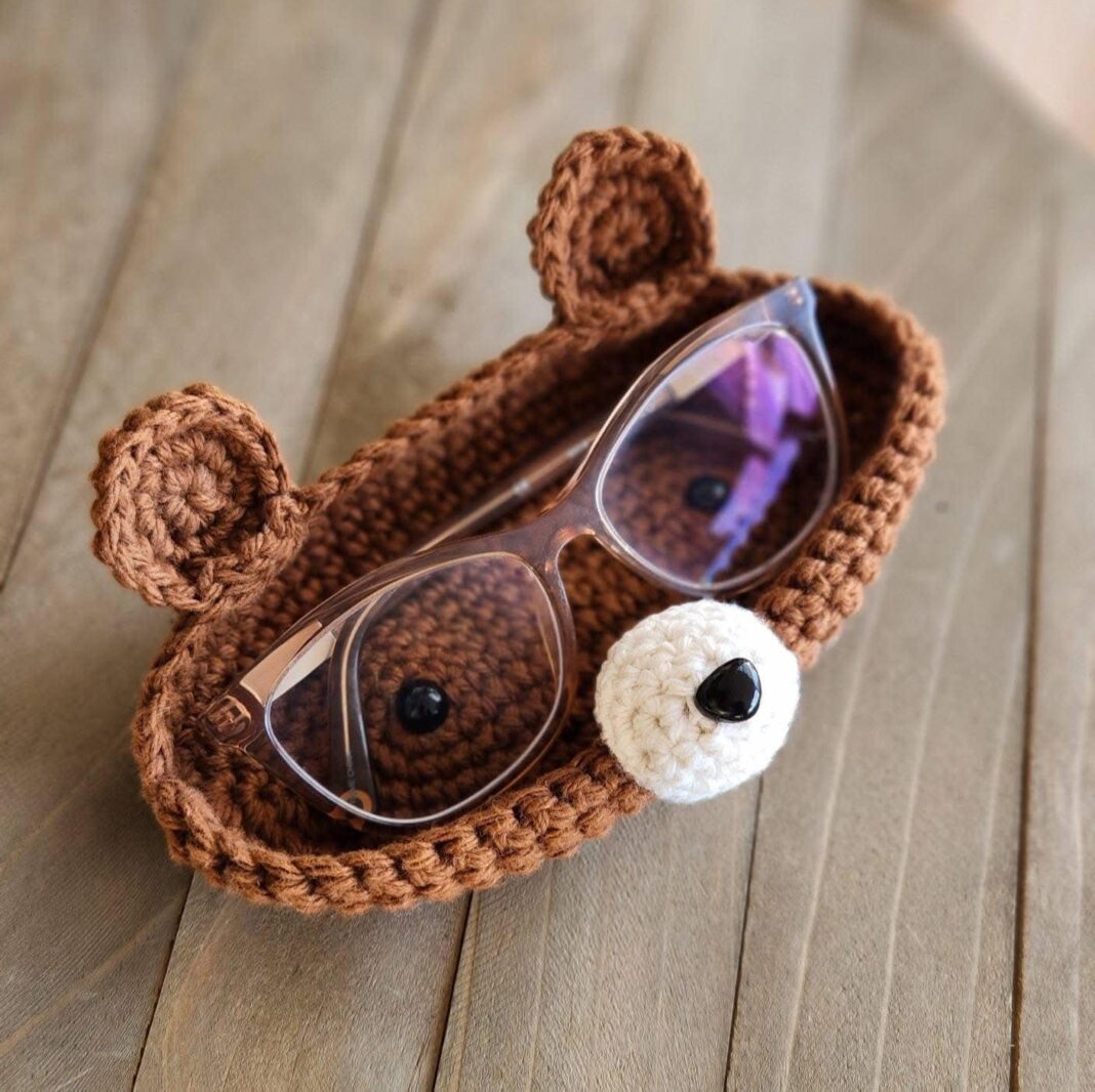 Crochet Glasses Holder: A Practical and Stylish DIY Project - Creative ...